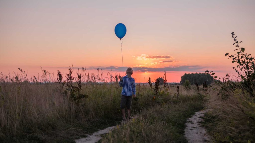 45 frases de soltar, dejar ir el pasado y seguir adelante